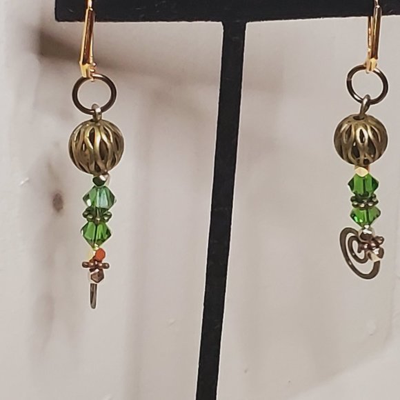 TONYA KNIGHT DESIGNS. | Jewelry | Greenly Queen Beaded Dangle Earrings ...